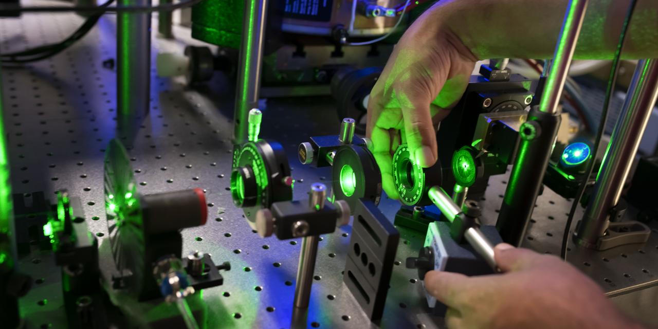 Advanced research equipment at the Faculty of Science and Technology ...